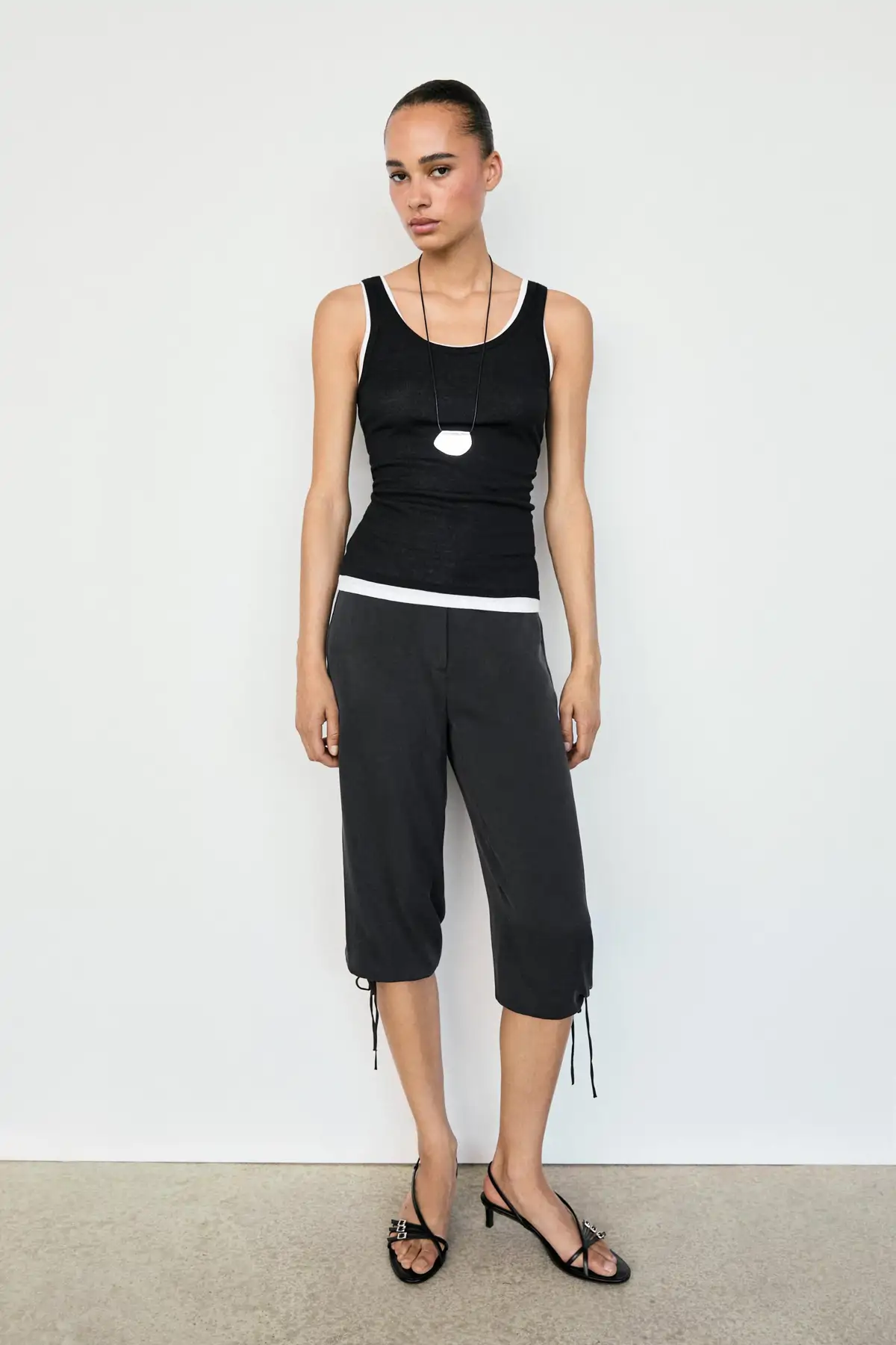Olvídate de los culotte, Massimo Dutti acaba de lanzar el pantalón ...